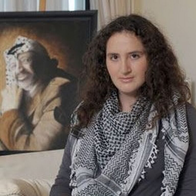 Zahwa Arafat: The Legacy and Life of a Political Icon's Daughter ...
